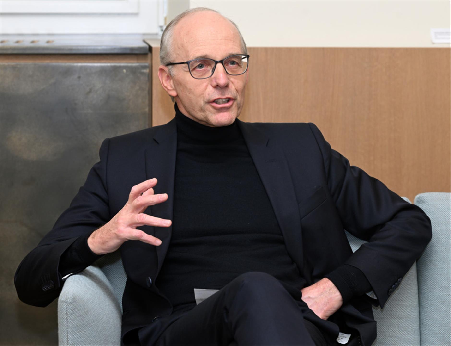 Tageblatt.lu | Interview | Premierminister Luc Frieden dementiert ...