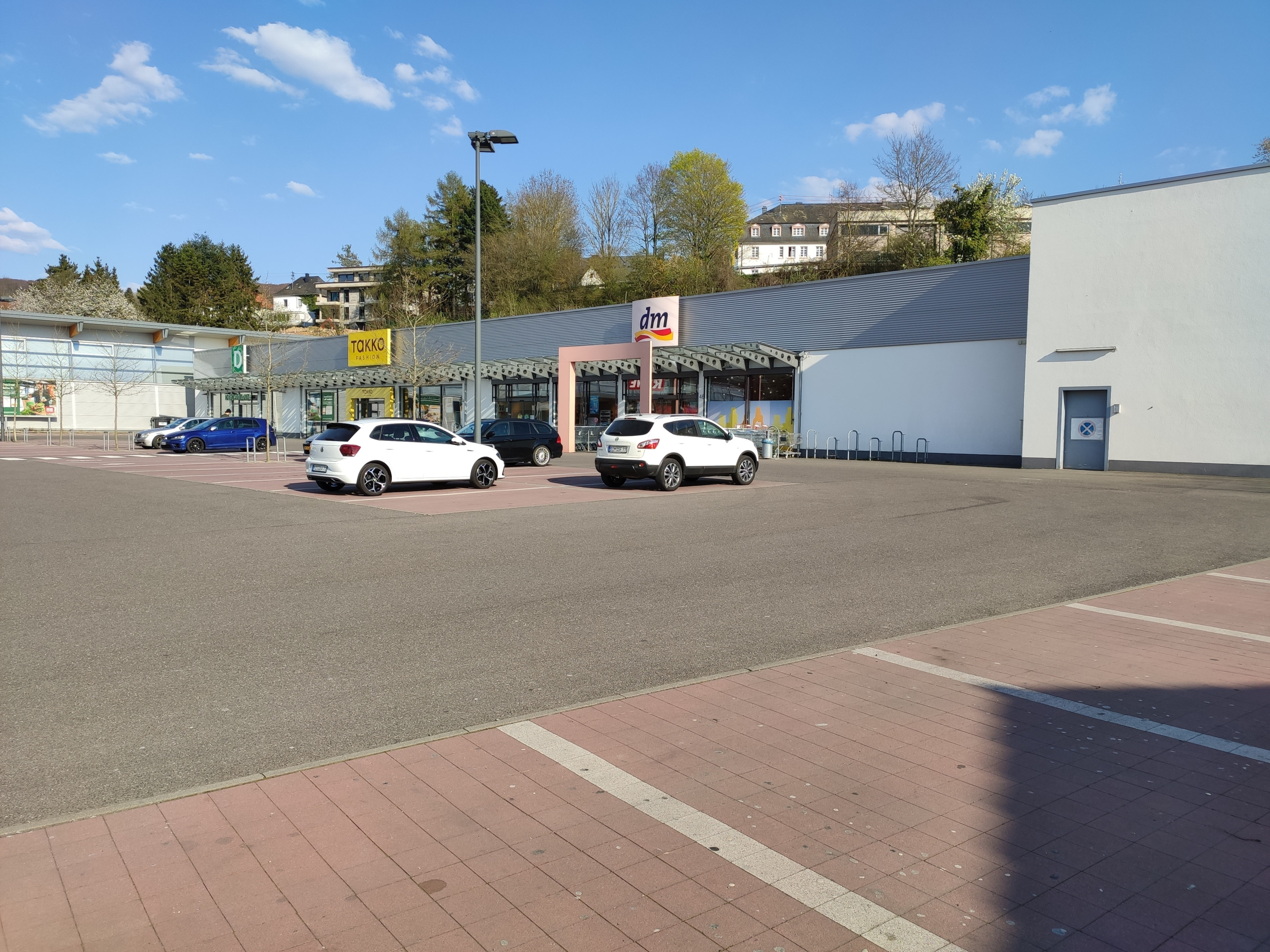 Coronavirus Bei den dm-Filialen in Perl (D) ist es ruhig - Tageblatt.lu