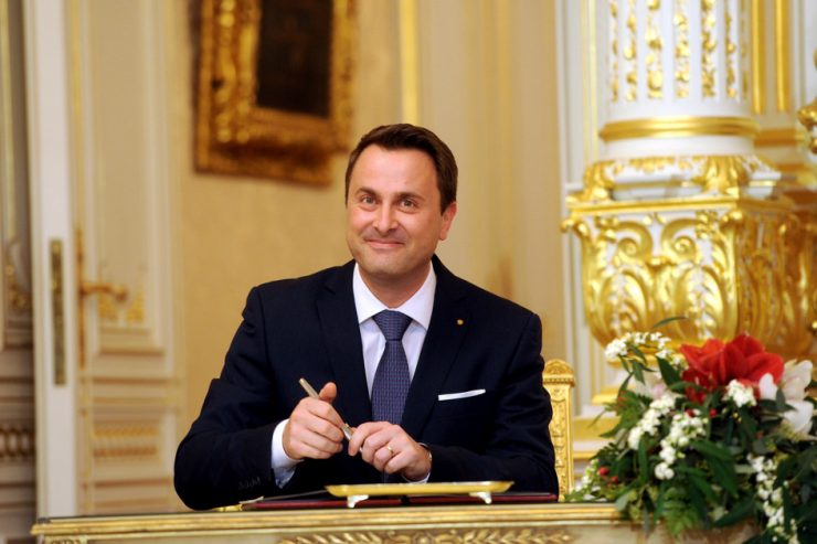 Editorial „Den Aasch voller Schold“: Wie Luxemburgs politische Klasse ...